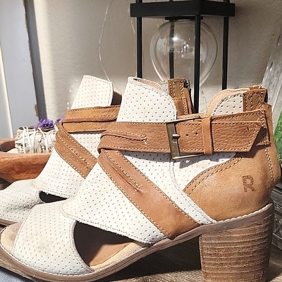 ROAN | Shoes | Brand Roan Size 85 Twotone Heels | Poshmark